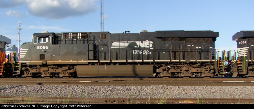 NS 8095